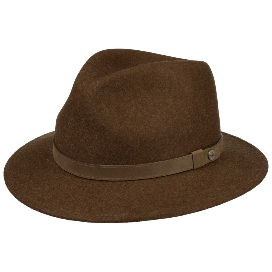 Traveller hats